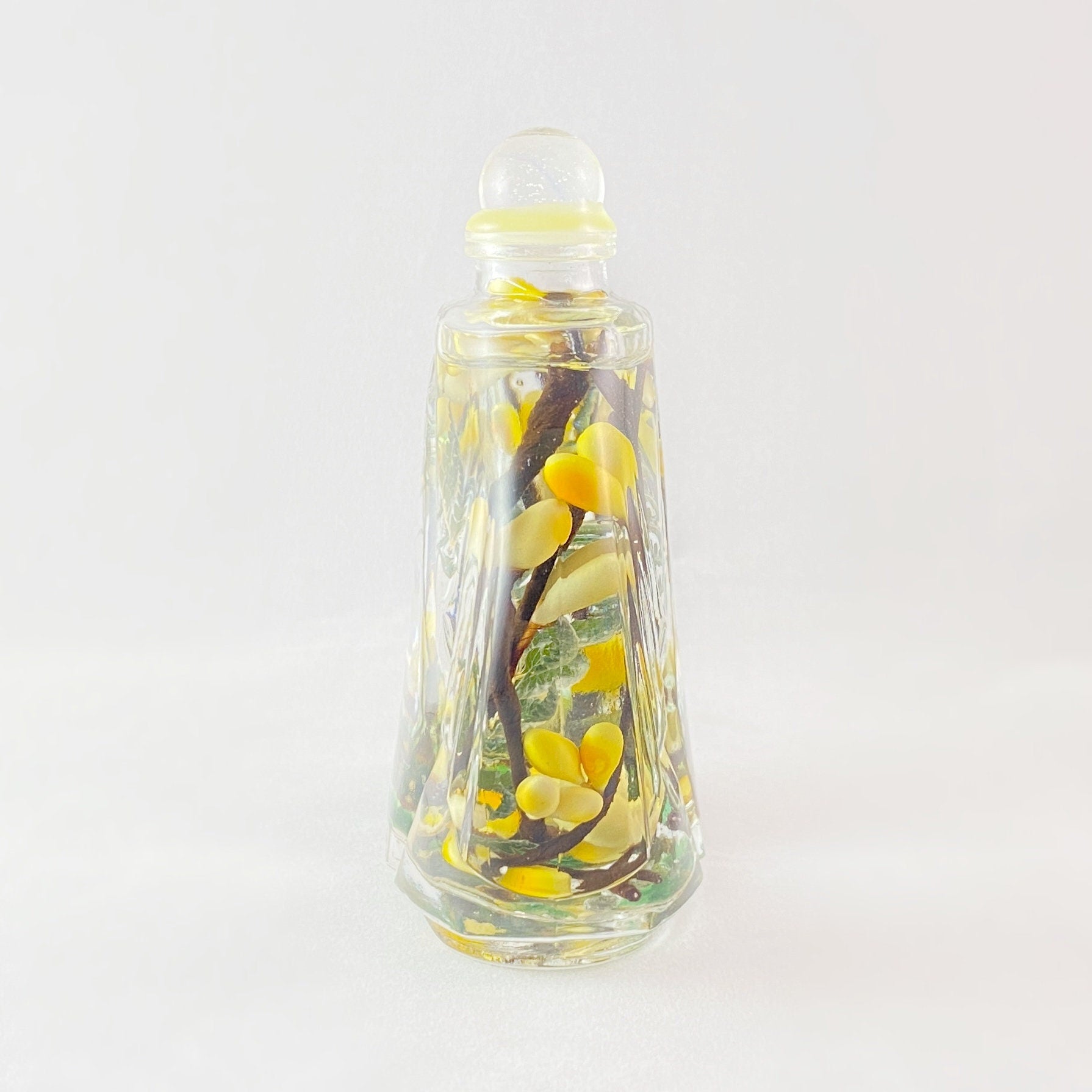 Liquid Candle with Yellow Berries Small Round Liquid Candle/Home Decor ...